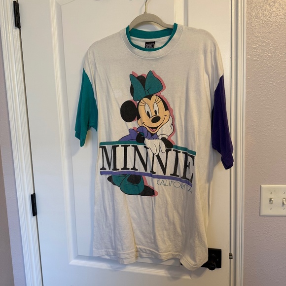 Disney | Shirts | Vintage 9s Disney Minnie Mouse Graphic Tee Sherrys ...